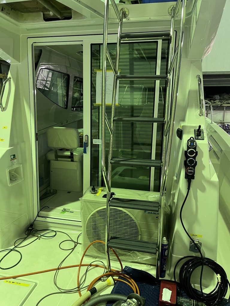 JIBSに向け搬出&EX34FB艤装 ｜ ヤンマーマリンブログ