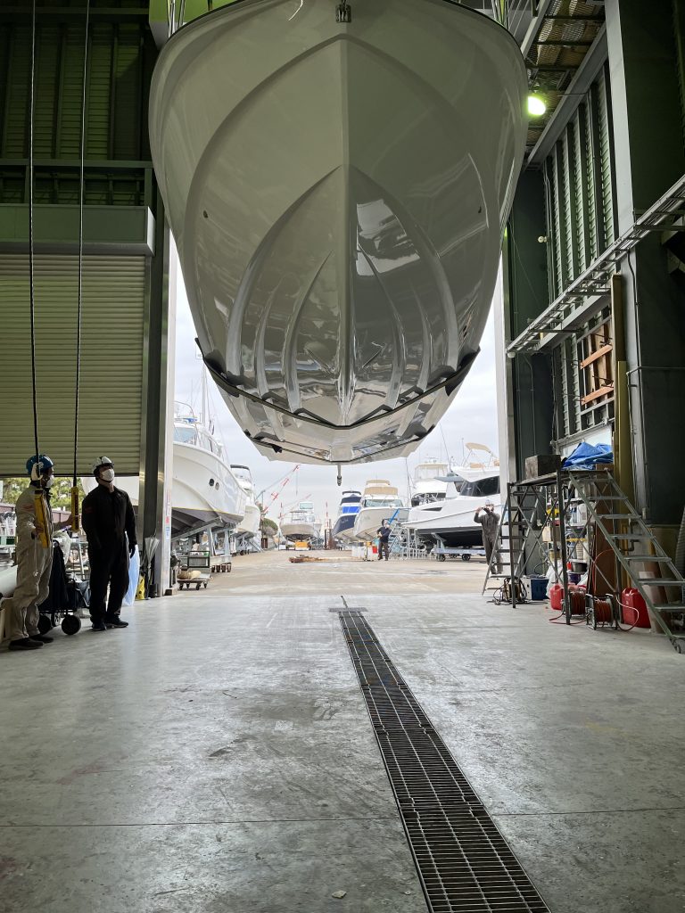 JIBSに向け搬出&EX34FB艤装 ｜ ヤンマーマリンブログ
